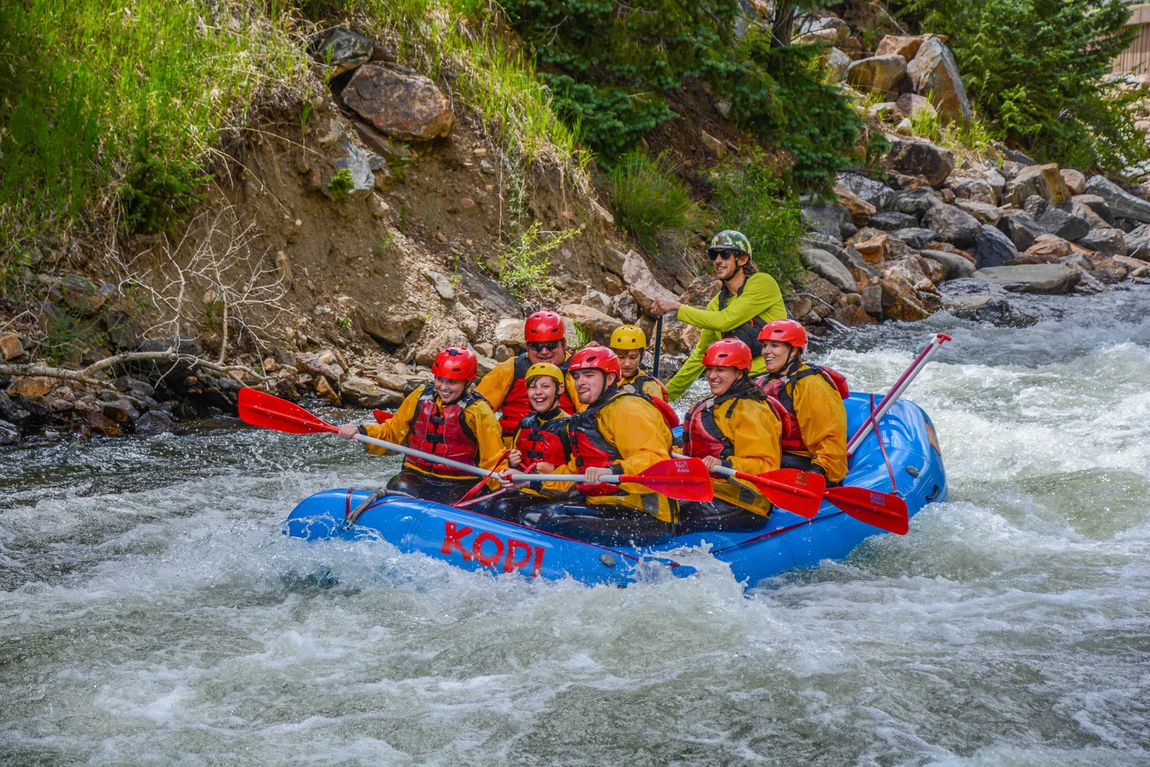 River Rafting for Beginners in Colorado – Scenic & Family-Friendly ...